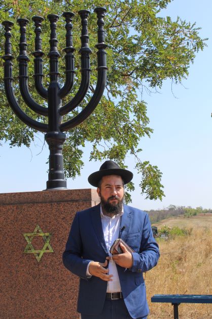 In Marioepol is de spanning om te snijden - NIW NIW